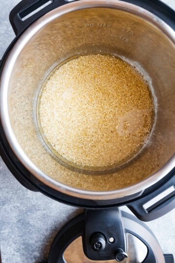 How to Cook Quinoa (Stove, Rice Cooker, Instant Pot, Microwave ...